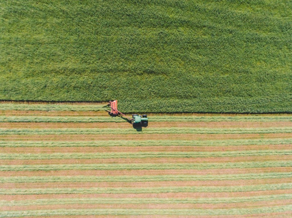 Steel vs. Rubber Hay Rollers: A Comprehensive Comparison : THE Crusher